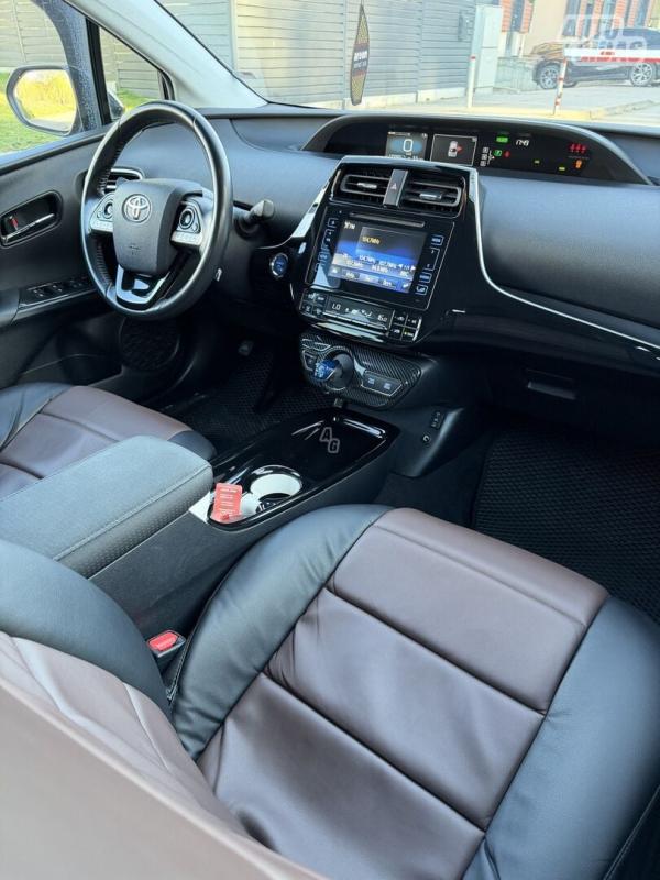 Toyota Prius 2016 in Vilnius, with an engine capacity of 1.80 L and mileage of 175 thousand km for 14000 €, photo 10 on AUTOMOTO.COM.LV