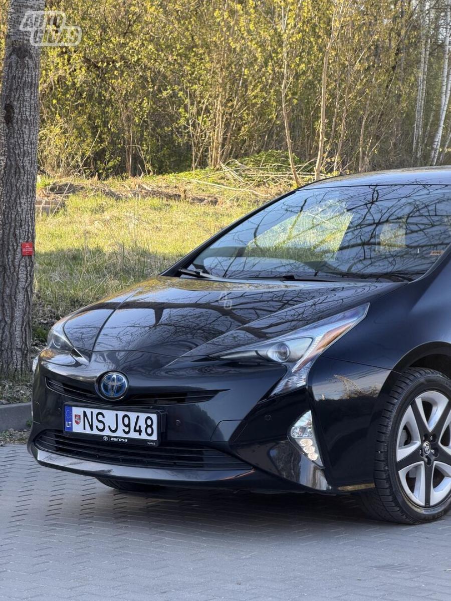 Toyota Prius 2016 Viļņa, ar dzinēja tilpumu 1.80 L un nobraukumu 175 tūkst. km par 14000 €, foto 3 vietnē AUTOMOTO.COM.LV