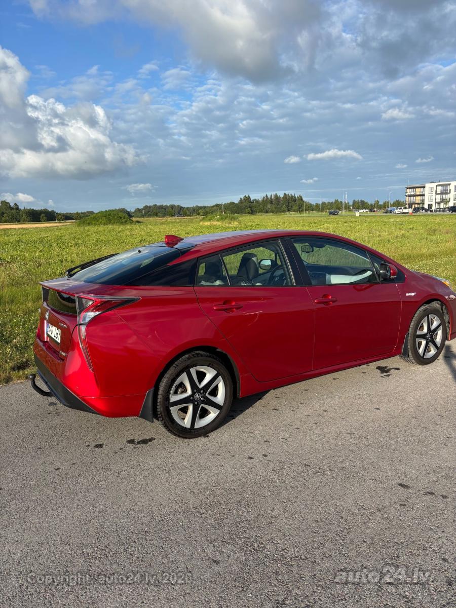Toyota Prius 2017 Tallina, ar dzinēja tilpumu 1.80 L un nobraukumu 80 tūkst. km par 15000 €, foto 4 vietnē AUTOMOTO.COM.LV