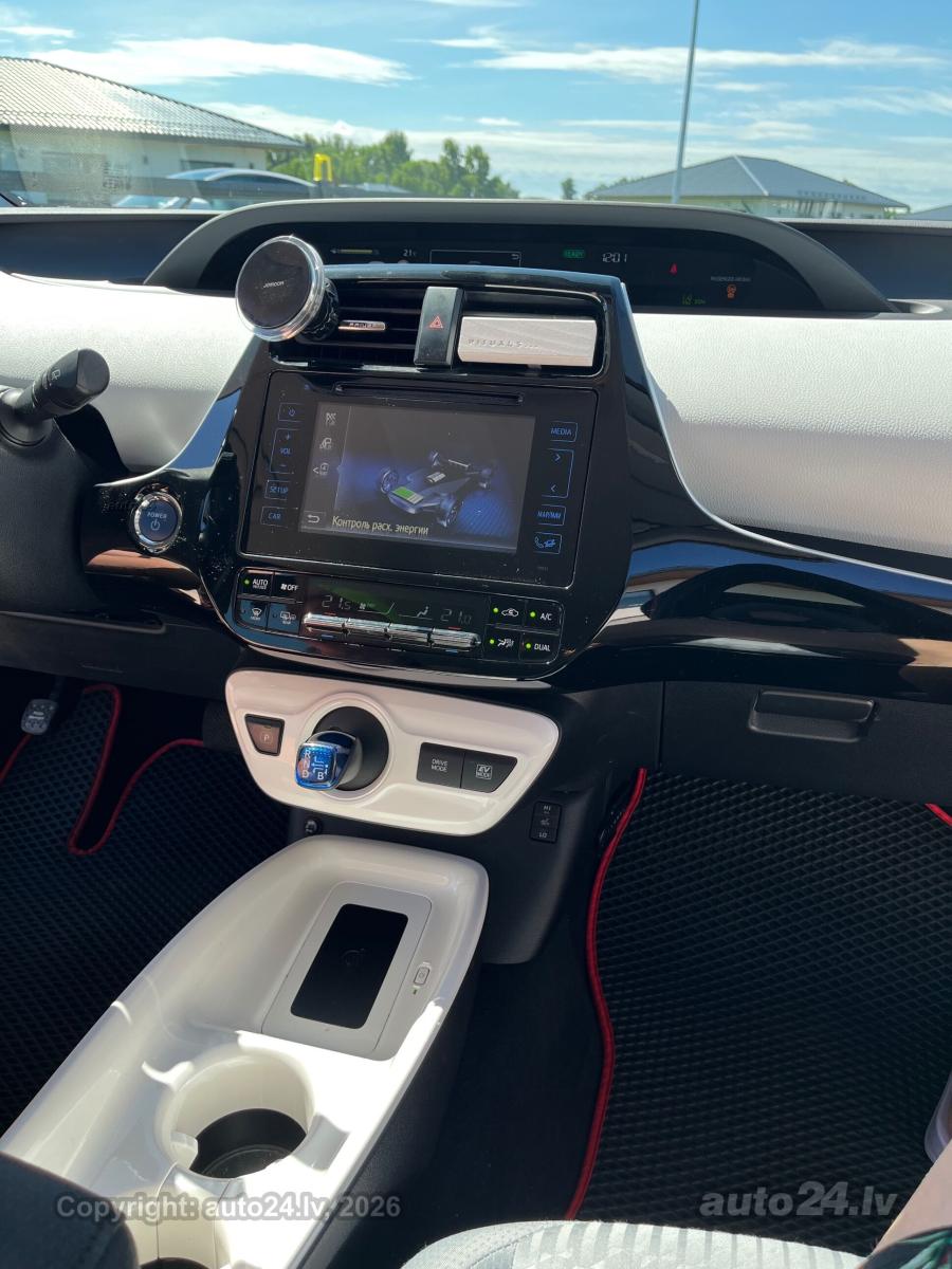 Toyota Prius 2017 Tallina, ar dzinēja tilpumu 1.80 L un nobraukumu 80 tūkst. km par 15000 €, foto 14 vietnē AUTOMOTO.COM.LV