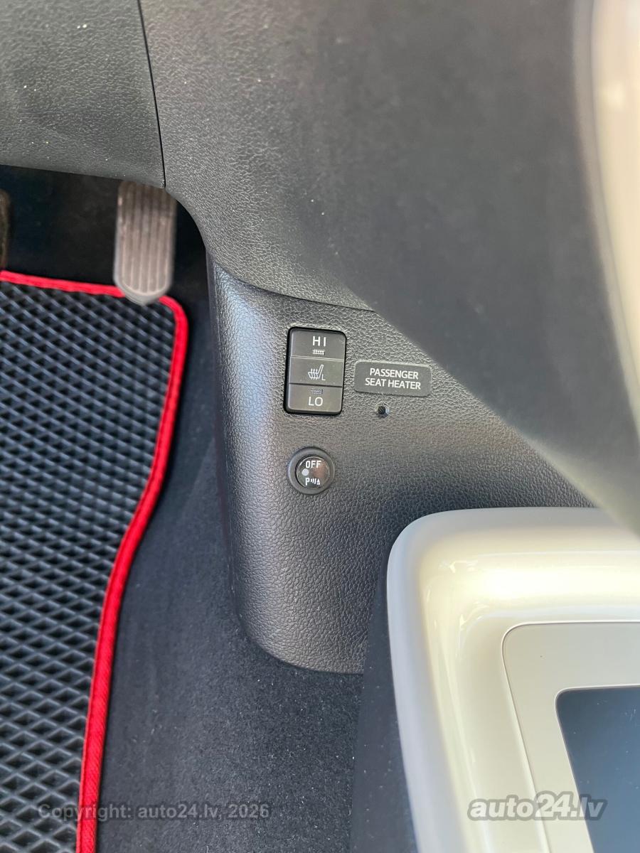 Toyota Prius 2017 Tallina, ar dzinēja tilpumu 1.80 L un nobraukumu 80 tūkst. km par 15000 €, foto 15 vietnē AUTOMOTO.COM.LV