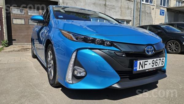 Toyota Prius 2019 in Riga, with an engine capacity of 1.80 L and mileage of 56 thousand km for 16700 €, photo 7 on AUTOMOTO.COM.LV