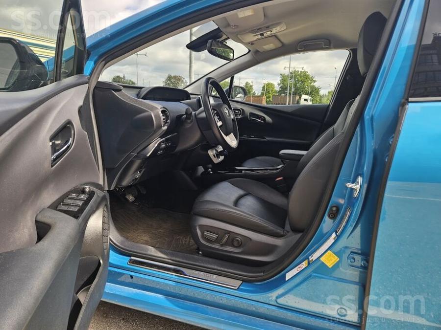 Toyota Prius 2019 in Riga, with an engine capacity of 1.80 L and mileage of 56 thousand km for 16700 €, photo 13 on AUTOMOTO.COM.LV