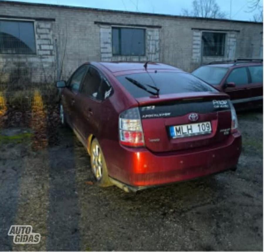 Toyota Prius 2005 Klaipėda, ar dzinēja tilpumu 4.00 L un nobraukumu 180 tūkst. km par 1249 €, foto 1 vietnē AUTOMOTO.COM.LV