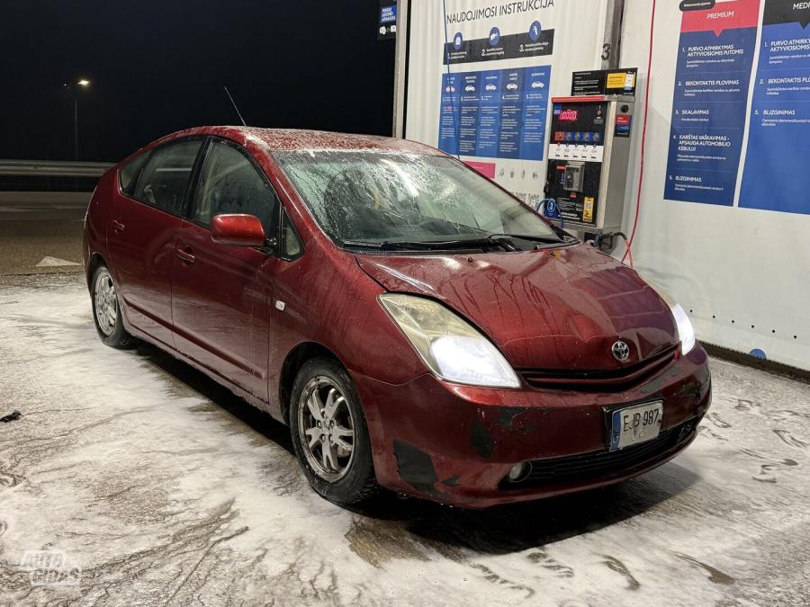 Toyota Prius 2005 Viļņa, ar dzinēja tilpumu 1.50 L un nobraukumu 290 tūkst. km par 1450 €, foto 1 vietnē AUTOMOTO.COM.LV