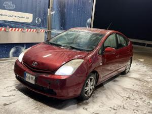 Toyota Prius 2005 Viļņa, ar dzinēja tilpumu 1.50 L un nobraukumu 290 tūkst. km par 1450 €, foto 3 vietnē AUTOMOTO.COM.LV