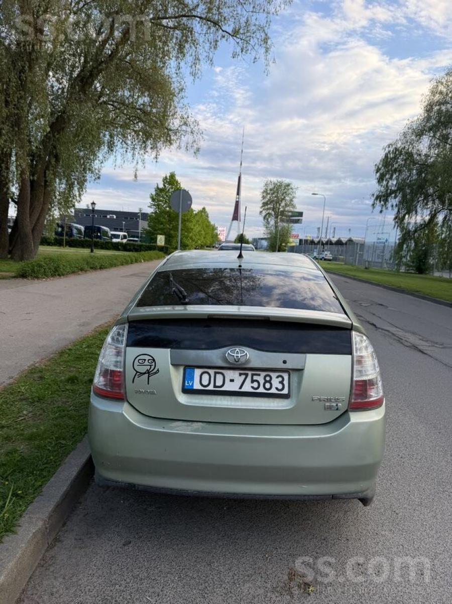 Тойота Приус 2006 в Рига, объемом двигателя 1.50 л и пробегом 185 тыс. км за 900 €, фото 1 на AUTOMOTO.COM.LV