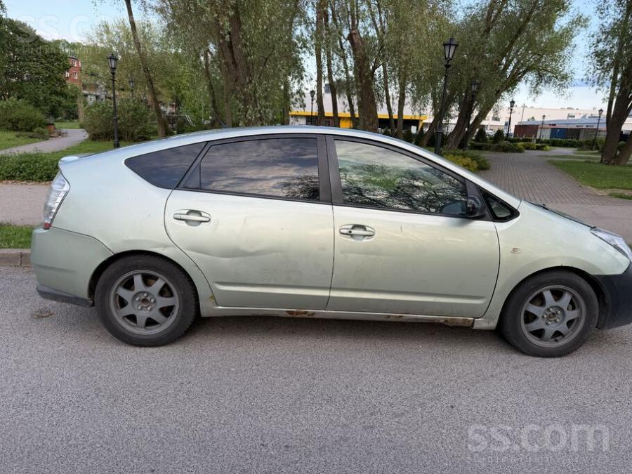 Тойота Приус 2006 в Рига, объемом двигателя 1.50 л и пробегом 185 тыс. км за 900 €, фото 3 на AUTOMOTO.COM.LV