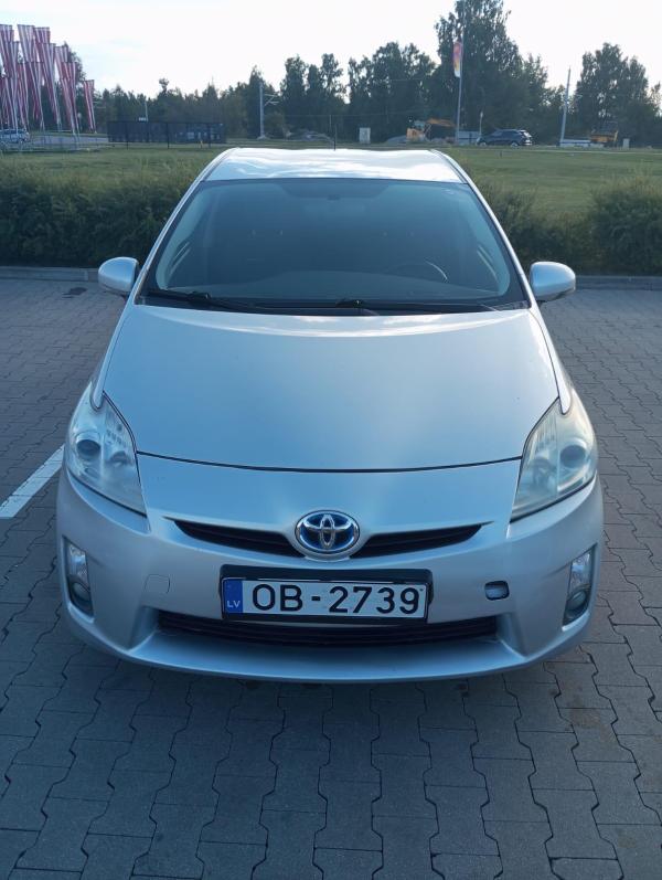 Toyota Prius MPV 2009 Rīga, ar dzinēja tilpumu 1.80 L un nobraukumu 340 tūkst. km par 5700 €, foto 4 vietnē AUTOMOTO.COM.LV