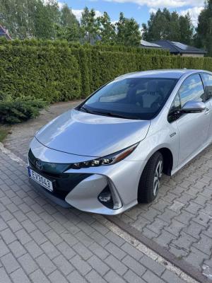 Grey Toyota Prius Prime 2019 in Vilnius, with an engine capacity of 1.80 L and mileage of 135 thousand km for 15600 €, photo  on AUTOMOTO.COM.LV