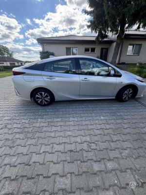 Серый Тойота Prius Prime 2019 в Вильнюс, объемом двигателя 1.80 л и пробегом 135 тыс. км за 15600 €, фото 6 на AUTOMOTO.COM.LV