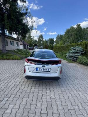 Серый Тойота Prius Prime 2019 в Вильнюс, объемом двигателя 1.80 л и пробегом 135 тыс. км за 15600 €, фото 7 на AUTOMOTO.COM.LV
