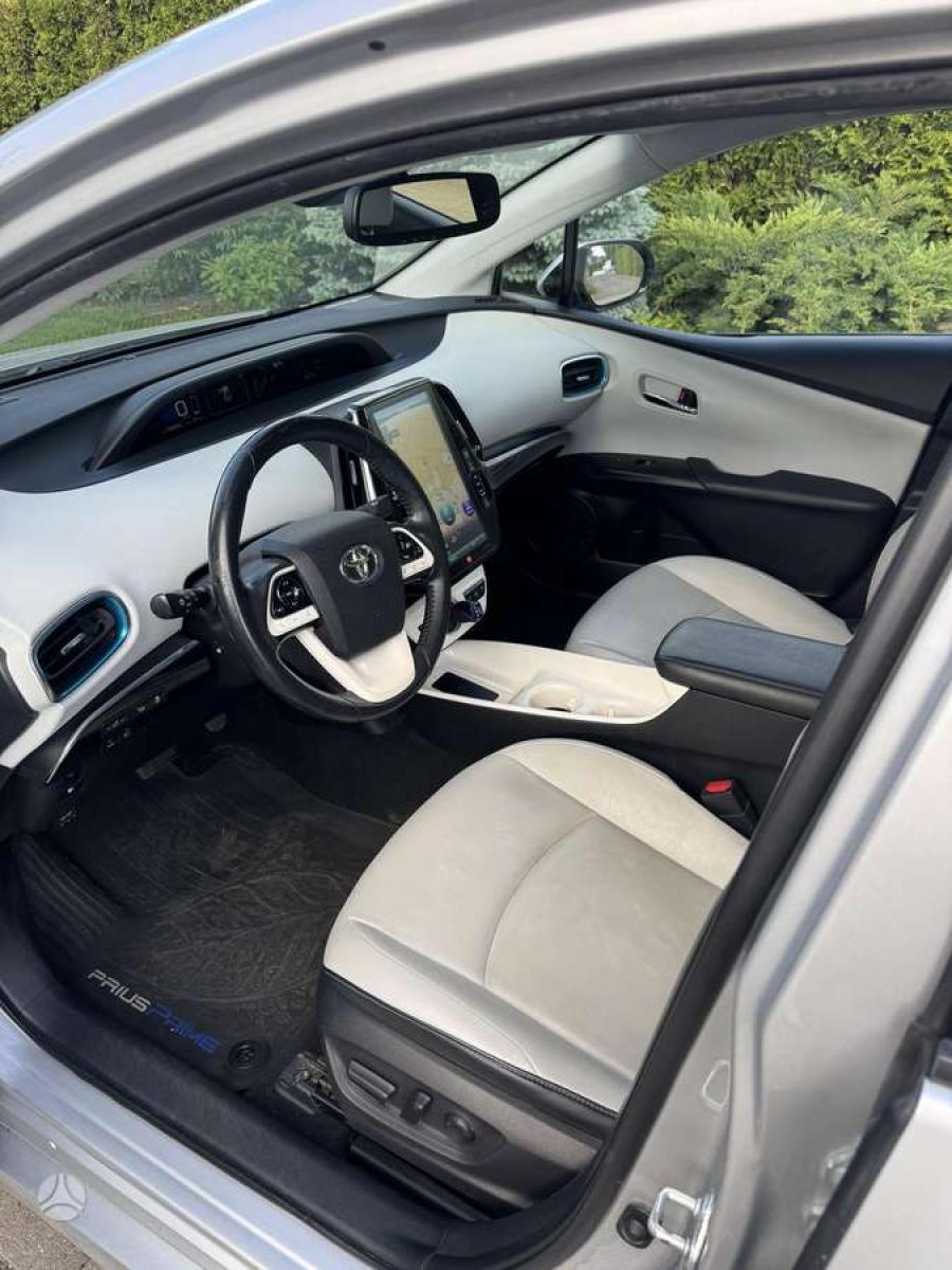 Серый Тойота Prius Prime 2019 в Вильнюс, объемом двигателя 1.80 л и пробегом 135 тыс. км за 15600 €, фото 12 на AUTOMOTO.COM.LV