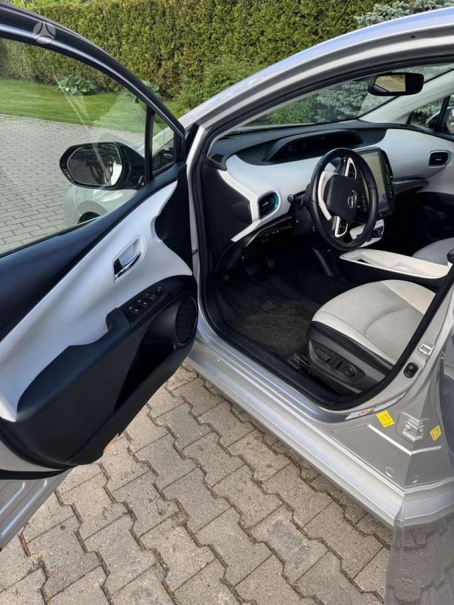 Серый Тойота Prius Prime 2019 в Вильнюс, объемом двигателя 1.80 л и пробегом 135 тыс. км за 15600 €, фото 13 на AUTOMOTO.COM.LV