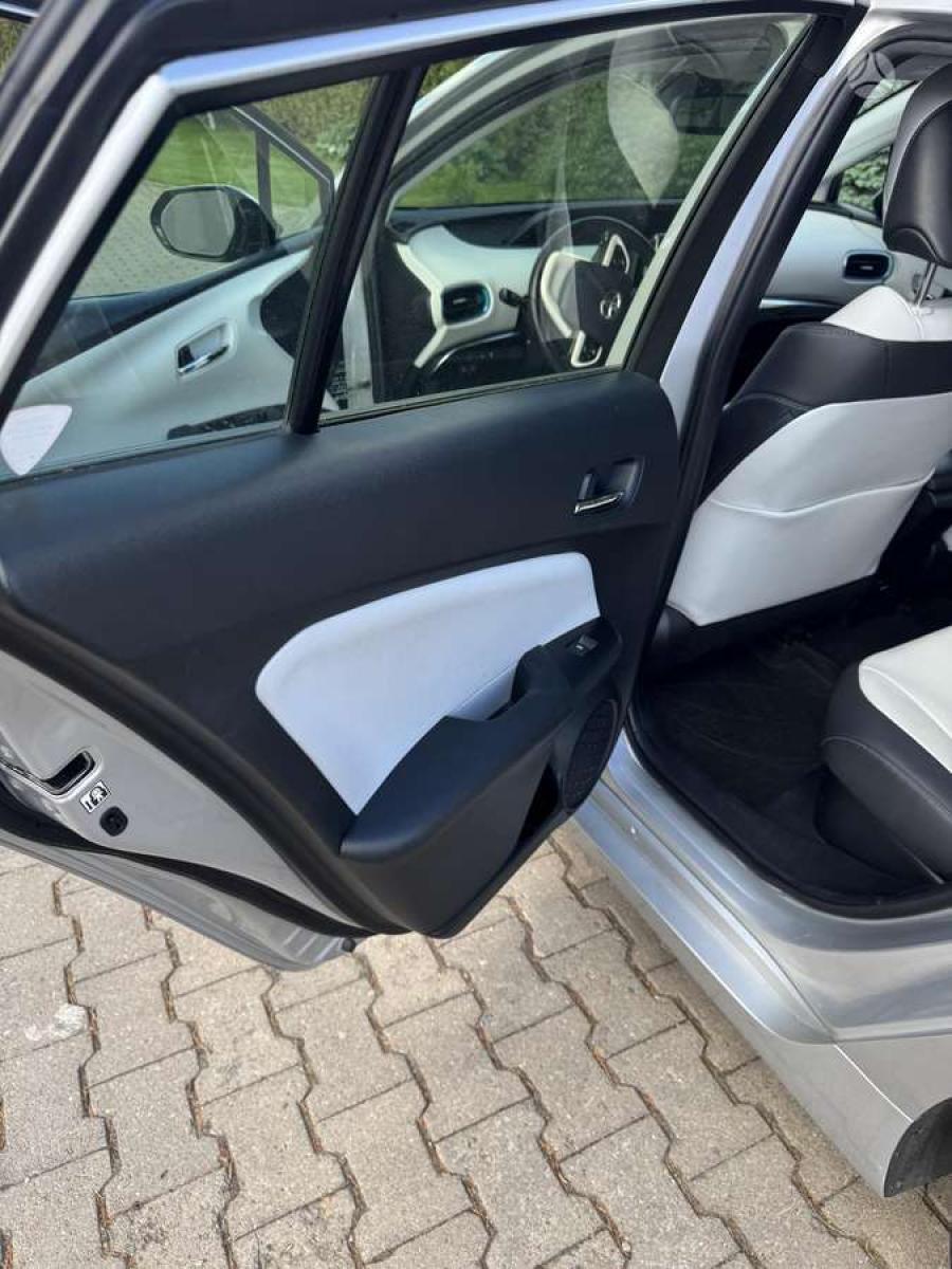Серый Тойота Prius Prime 2019 в Вильнюс, объемом двигателя 1.80 л и пробегом 135 тыс. км за 15600 €, фото 14 на AUTOMOTO.COM.LV