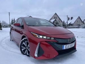 Красный Тойота Prius Prime 2017 в Алитус, объемом двигателя 1.80 л и пробегом 84 тыс. км за 13500 €, фото 2 на AUTOMOTO.COM.LV