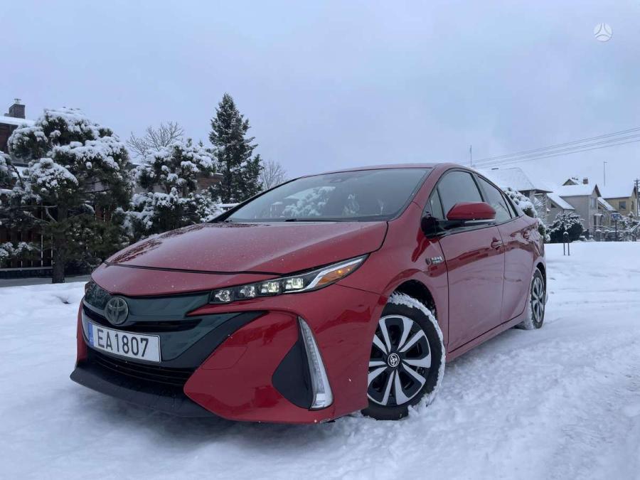 Красный Тойота Prius Prime 2017 в Алитус, объемом двигателя 1.80 л и пробегом 84 тыс. км за 13500 €, фото 5 на AUTOMOTO.COM.LV