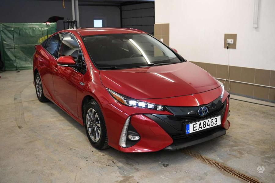 Sarkans Toyota Prius Prime 2021 Klaipėda, ar dzinēja tilpumu 1.80 L un nobraukumu 32 tūkst. km par 18800 €, foto 18 vietnē AUTOMOTO.COM.LV