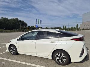 Белый Тойота Prius Prime 2018 в Каунас, объемом двигателя 1.80 л и пробегом 158 тыс. км за 11500 €, фото 4 на AUTOMOTO.COM.LV