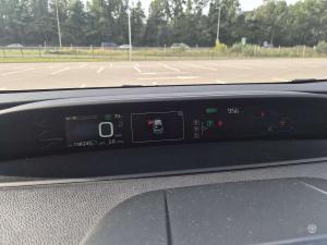 Белый Тойота Prius Prime 2018 в Каунас, объемом двигателя 1.80 л и пробегом 158 тыс. км за 11500 €, фото 6 на AUTOMOTO.COM.LV