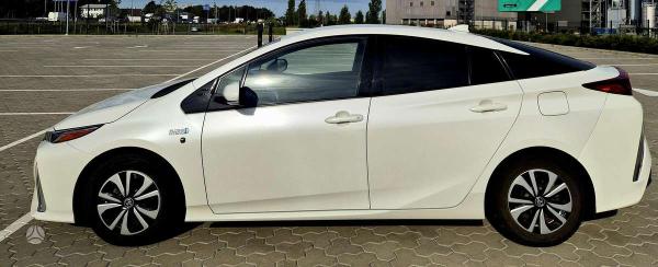 Белый Тойота Prius Prime 2018 в Каунас, объемом двигателя 1.80 л и пробегом 158 тыс. км за 11500 €, фото 9 на AUTOMOTO.COM.LV