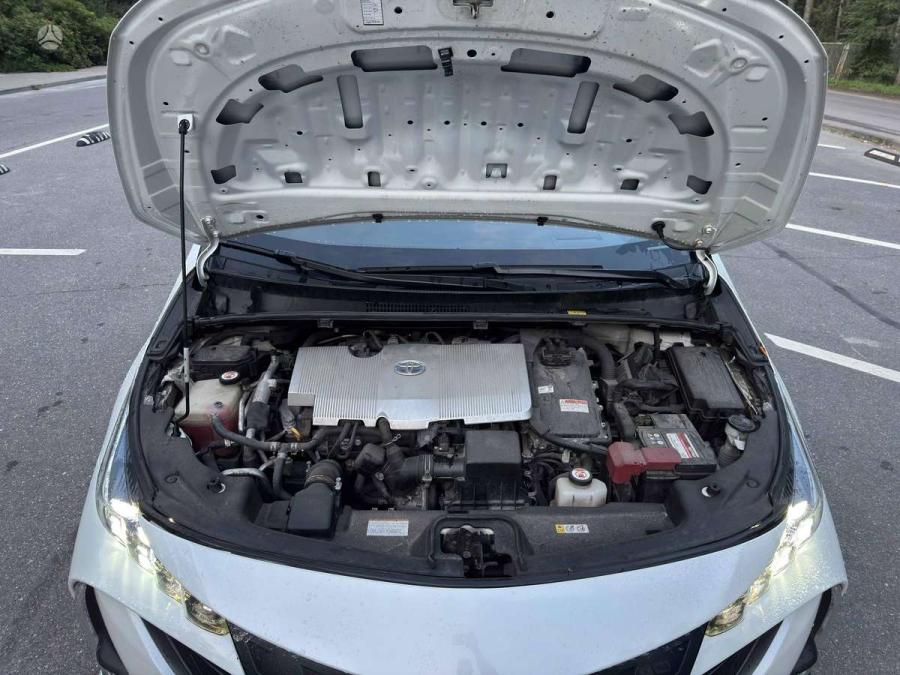 Balts Toyota Prius Prime 2019 Viļņa, ar dzinēja tilpumu 1.80 L un nobraukumu 178 tūkst. km par 14800 €, foto 6 vietnē AUTOMOTO.COM.LV
