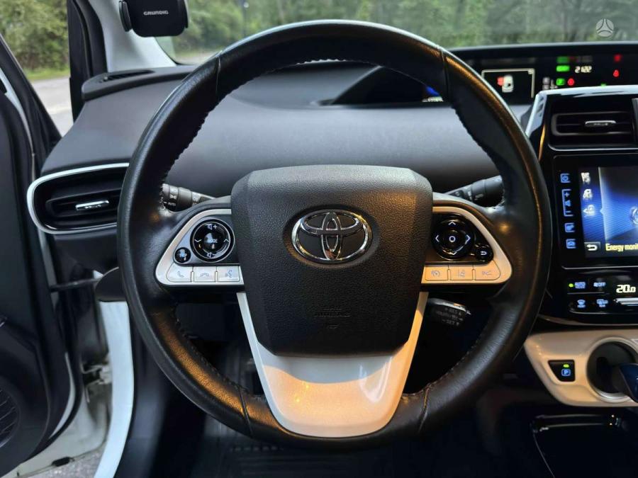 Balts Toyota Prius Prime 2019 Viļņa, ar dzinēja tilpumu 1.80 L un nobraukumu 178 tūkst. km par 14800 €, foto 11 vietnē AUTOMOTO.COM.LV