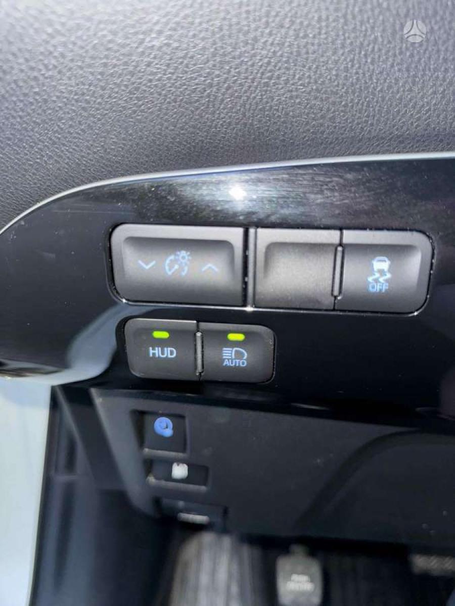 Balts Toyota Prius Prime 2019 Viļņa, ar dzinēja tilpumu 1.80 L un nobraukumu 178 tūkst. km par 14800 €, foto 12 vietnē AUTOMOTO.COM.LV