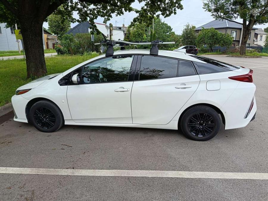 Balts Toyota Prius Prime 2017 Kauņa, ar dzinēja tilpumu 1.80 L un nobraukumu 170 tūkst. km par 12500 €, foto 5 vietnē AUTOMOTO.COM.LV