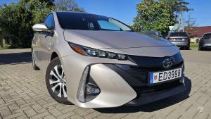 Желтый Тойота Prius Prime 2021 в Пренай, объемом двигателя 1.80 л и пробегом 64 тыс. км за 17299 €, фото 3 на AUTOMOTO.COM.LV