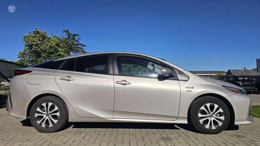 Желтый Тойота Prius Prime 2021 в Пренай, объемом двигателя 1.80 л и пробегом 64 тыс. км за 17299 €, фото 5 на AUTOMOTO.COM.LV