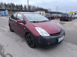 Sarkans Toyota Prius 2005 Viļņa, ar dzinēja tilpumu 1.50 L un nobraukumu 300 tūkst. km par 1400 €, foto 4 vietnē AUTOMOTO.COM.LV