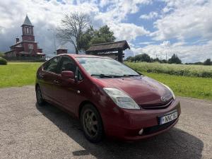 Красный Тойота Приус 2005 в Вильнюс, объемом двигателя 1.50 л и пробегом 304 тыс. км за 2600 €, фото 3 на AUTOMOTO.COM.LV