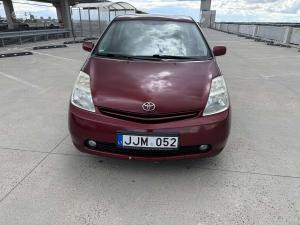 Sarkans Toyota Prius 2005 Viļņa, ar dzinēja tilpumu 1.50 L un nobraukumu 299 tūkst. km par 1500 €, foto 9 vietnē AUTOMOTO.COM.LV