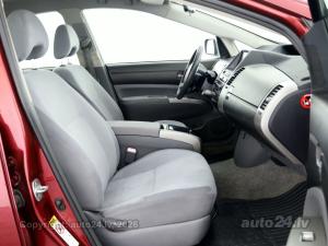 Красный Тойота Приус 2005 в Таллин, объемом двигателя 1.50 л и пробегом 206 тыс. км за 2299 €, фото 7 на AUTOMOTO.COM.LV