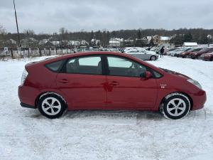 Sarkans Toyota Prius 2006 Alīta, ar dzinēja tilpumu 1.50 L un nobraukumu 279 tūkst. km par 4250 €, foto 4 vietnē AUTOMOTO.COM.LV
