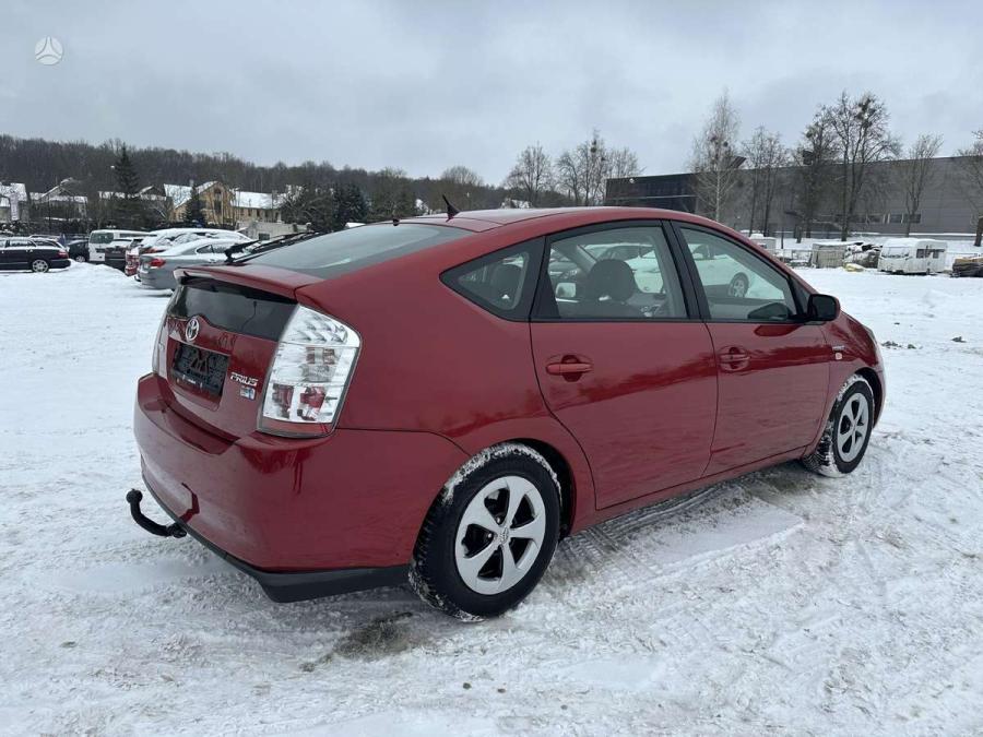 Sarkans Toyota Prius 2006 Alīta, ar dzinēja tilpumu 1.50 L un nobraukumu 279 tūkst. km par 4250 €, foto 5 vietnē AUTOMOTO.COM.LV