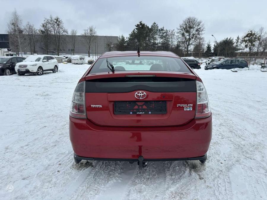 Sarkans Toyota Prius 2006 Alīta, ar dzinēja tilpumu 1.50 L un nobraukumu 279 tūkst. km par 4250 €, foto 6 vietnē AUTOMOTO.COM.LV