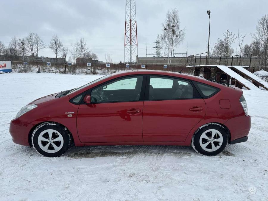 Sarkans Toyota Prius 2006 Alīta, ar dzinēja tilpumu 1.50 L un nobraukumu 279 tūkst. km par 4250 €, foto 8 vietnē AUTOMOTO.COM.LV