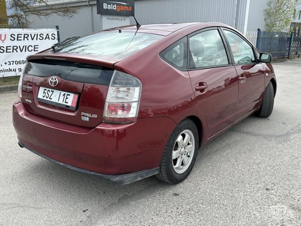 Sarkans Toyota Prius 2006 Marijampole, ar dzinēja tilpumu 1.50 L un nobraukumu 285 tūkst. km par 2999 €, foto 7 vietnē AUTOMOTO.COM.LV