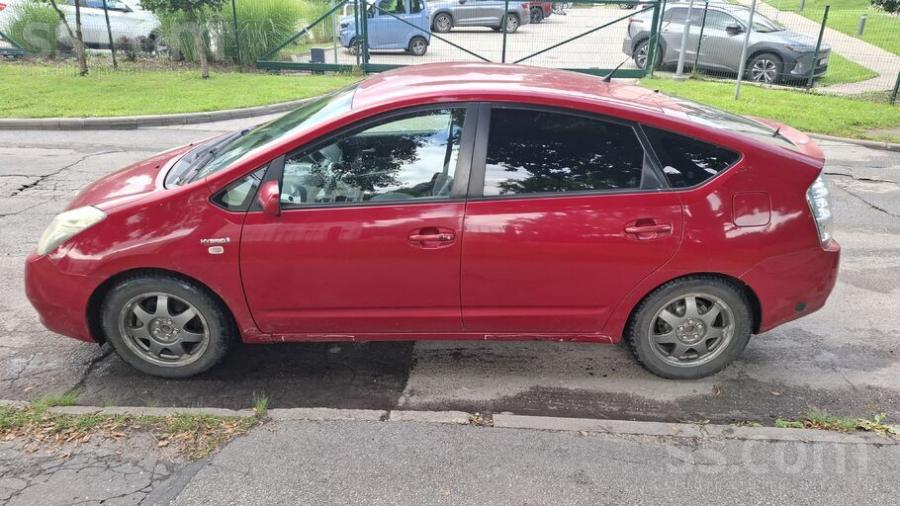 Sarkans Toyota Prius 2006 Rīga, ar dzinēja tilpumu 1.50 L un nobraukumu 254 tūkst. km par 1999 €, foto 3 vietnē AUTOMOTO.COM.LV