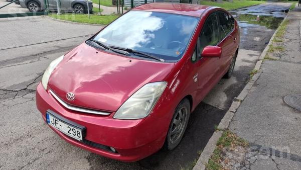 Sarkans Toyota Prius 2006 Rīga, ar dzinēja tilpumu 1.50 L un nobraukumu 254 tūkst. km par 1999 €, foto 1 vietnē AUTOMOTO.COM.LV
