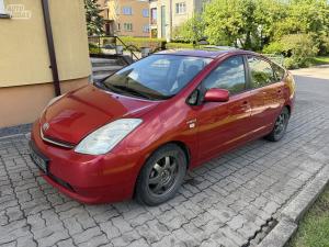 Красный Тойота Приус 2007 в Каунас, объемом двигателя 1.50 л и пробегом 358 тыс. км за 1400 €, фото  на AUTOMOTO.COM.LV