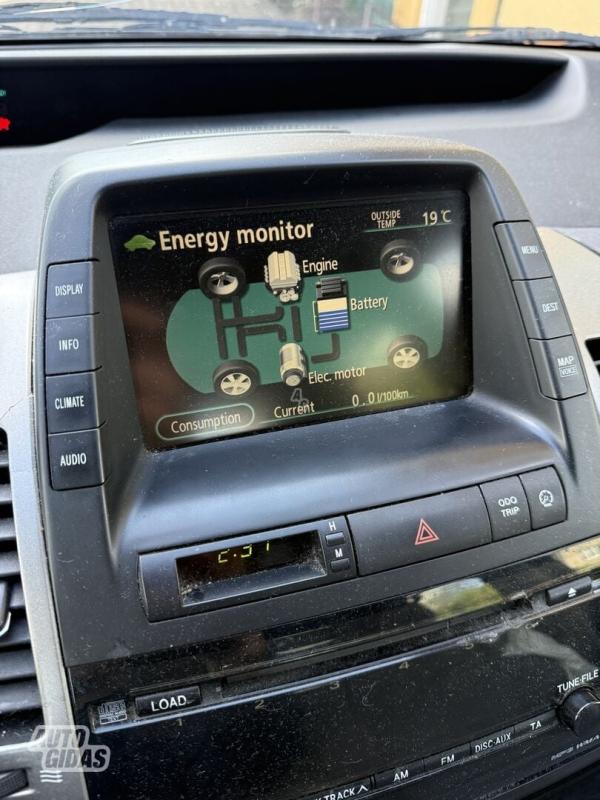 Sarkans Toyota Prius 2007 Kauņa, ar dzinēja tilpumu 1.50 L un nobraukumu 358 tūkst. km par 1400 €, foto 9 vietnē AUTOMOTO.COM.LV