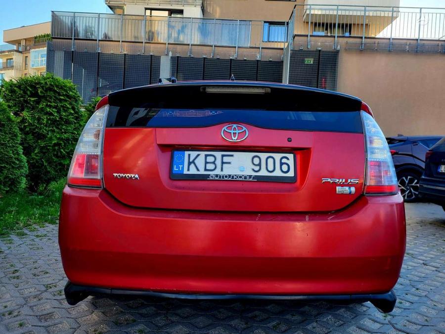 Sarkans Toyota Prius 2007 Viļņa, ar dzinēja tilpumu 1.50 L un nobraukumu 450 tūkst. km par 3250 €, foto 4 vietnē AUTOMOTO.COM.LV