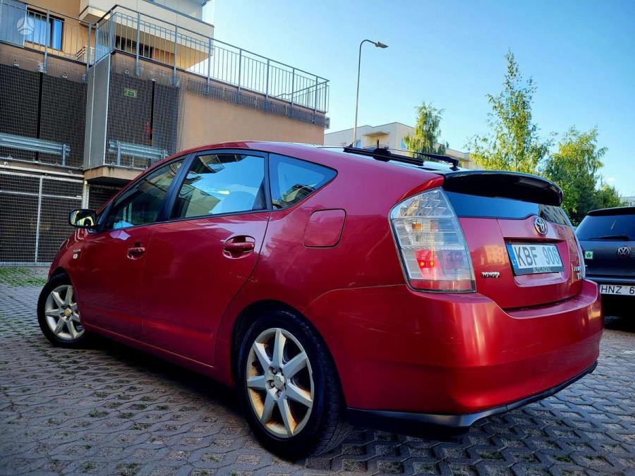 Sarkans Toyota Prius 2007 Viļņa, ar dzinēja tilpumu 1.50 L un nobraukumu 450 tūkst. km par 3250 €, foto 6 vietnē AUTOMOTO.COM.LV