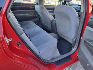 Sarkans Toyota Prius 2007 Viļņa, ar dzinēja tilpumu 1.50 L un nobraukumu 450 tūkst. km par 3250 €, foto 15 vietnē AUTOMOTO.COM.LV
