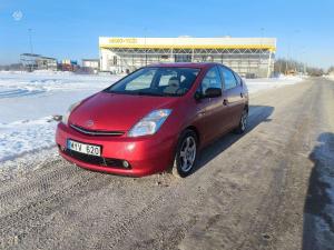 Red Toyota Prius 2008 in Kaunas, with an engine capacity of 1.50 L and mileage of 350 thousand km for 3700 €, photo 2 on AUTOMOTO.COM.LV