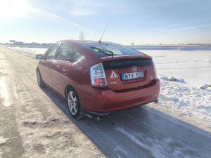 Red Toyota Prius 2008 in Kaunas, with an engine capacity of 1.50 L and mileage of 350 thousand km for 3700 €, photo 5 on AUTOMOTO.COM.LV