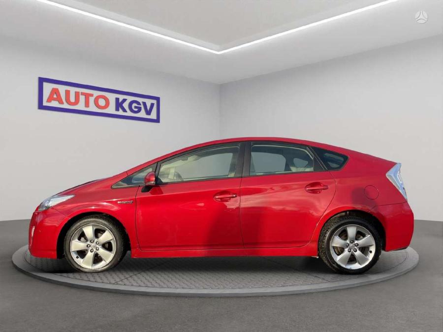 Sarkans Toyota Prius 2010 Viļņa, ar dzinēja tilpumu 1.80 L un nobraukumu 254 tūkst. km par 5999 €, foto 2 vietnē AUTOMOTO.COM.LV